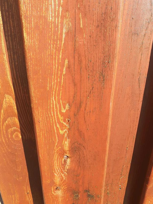 Gartenzaun auf den Anstrich vorbereiten mittels Hochdruckreiniger ...