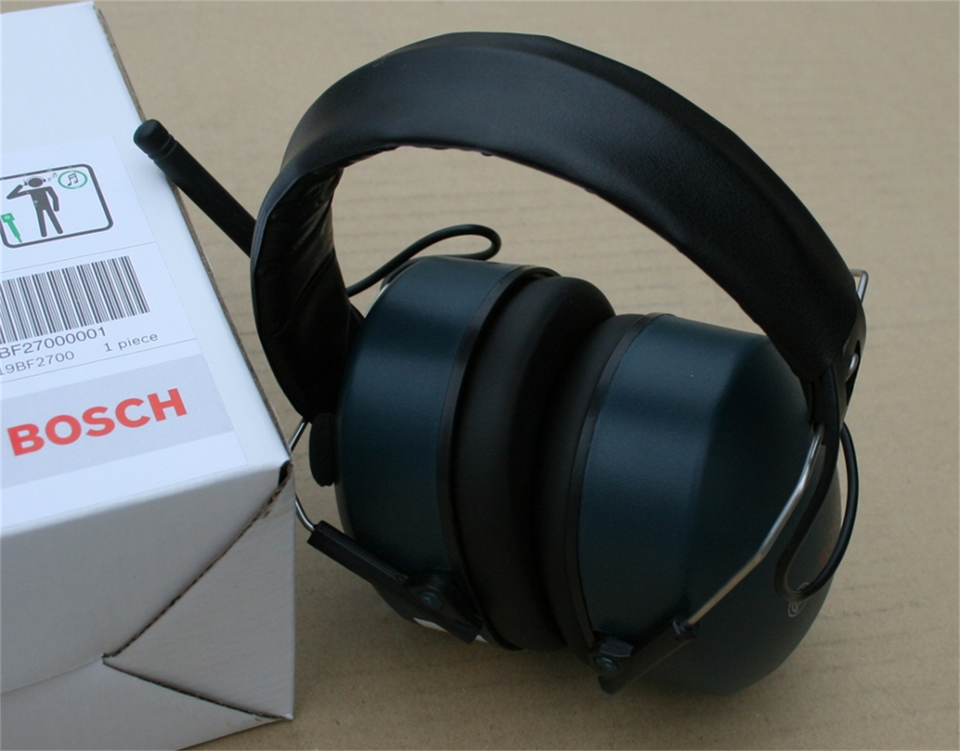 Kapselgehörschutz mit Radio Bosch 1619BF2700 | rotopino.de